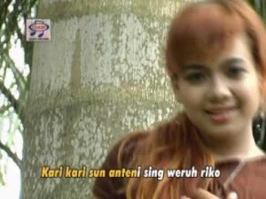 Reni Farida Biografi dan Fakta | Popnable