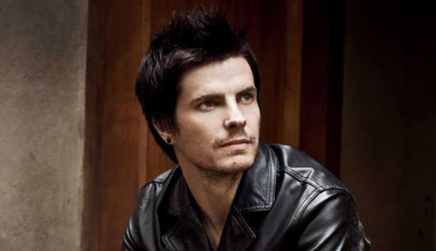 Elvis Blue's Chart Achievements | Popnable