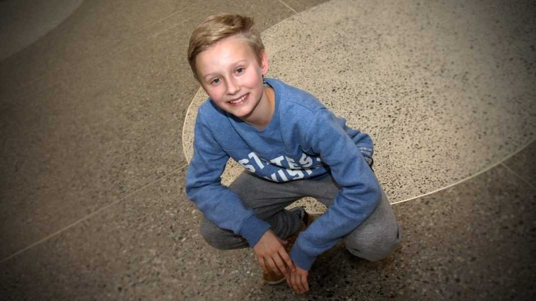 Adrian Macéus Best Songs | Popnable