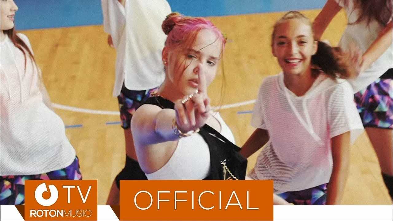 Alexia from Romania | Popnable