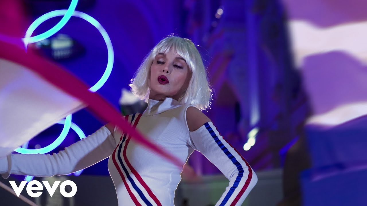 Arielle Dombasle from USA | Popnable