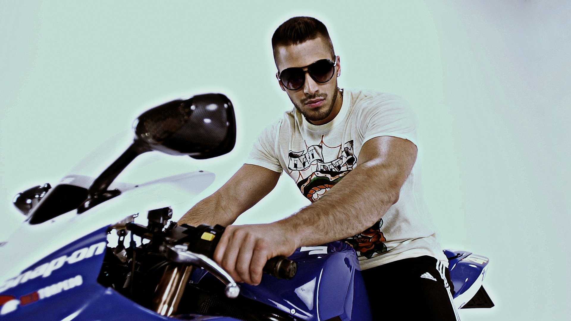 Challe Salle Famous Songs | Popnable
