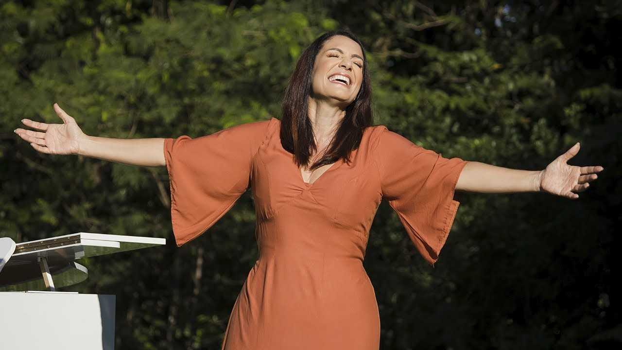 Cintia Alves Best Songs | Popnable