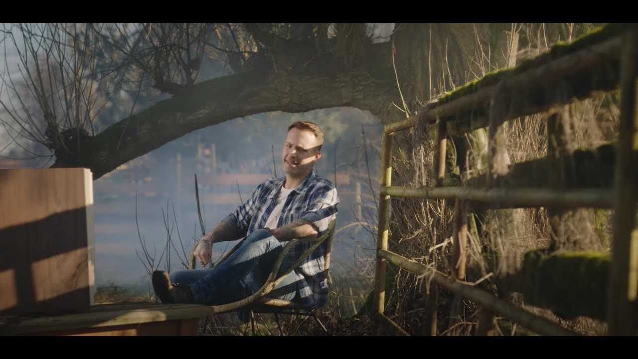 Dallas Smith's Biography And Facts' | Popnable