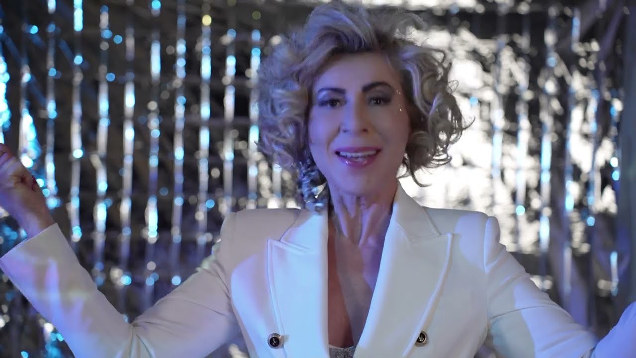 Elke Sanders Net Worth - How Much Does Elke Sanders Make? | Popnable