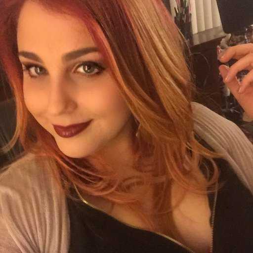 Elle Vee from USA | Popnable