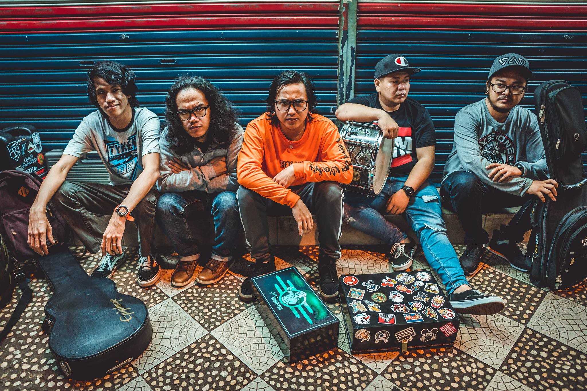 End Street Famous Songs | Popnable