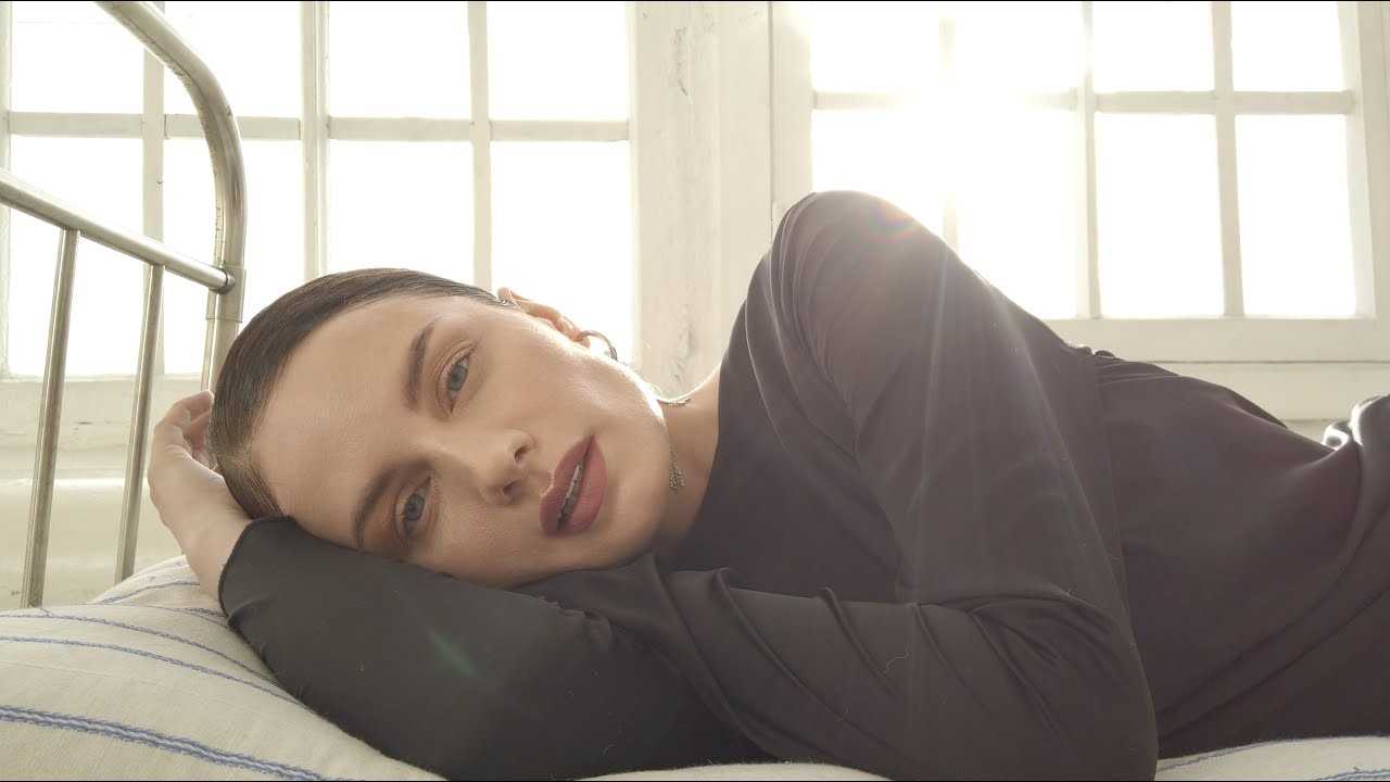 Eva Vlasova Biografía y hechos | Popnable