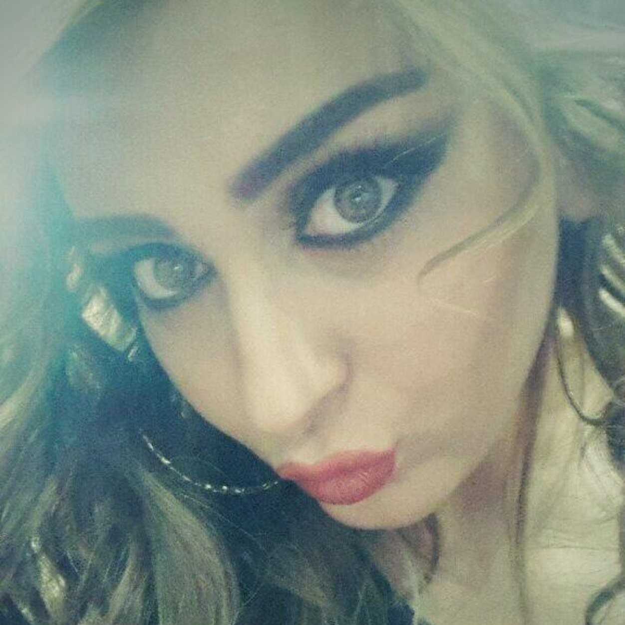 Farrah Yousef from Syria | Popnable