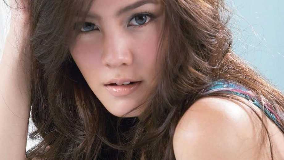 Janie Tienphosuwan Famous Songs | Popnable