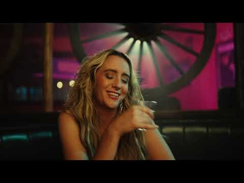 Kaylee Bell Net Worth - How Much Does Kaylee Bell Make? | Popnable