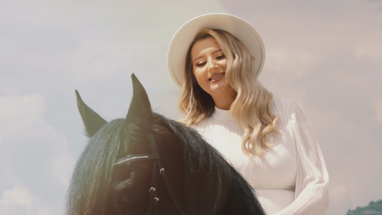 Lavinia Maris's Biography And Facts' | Popnable