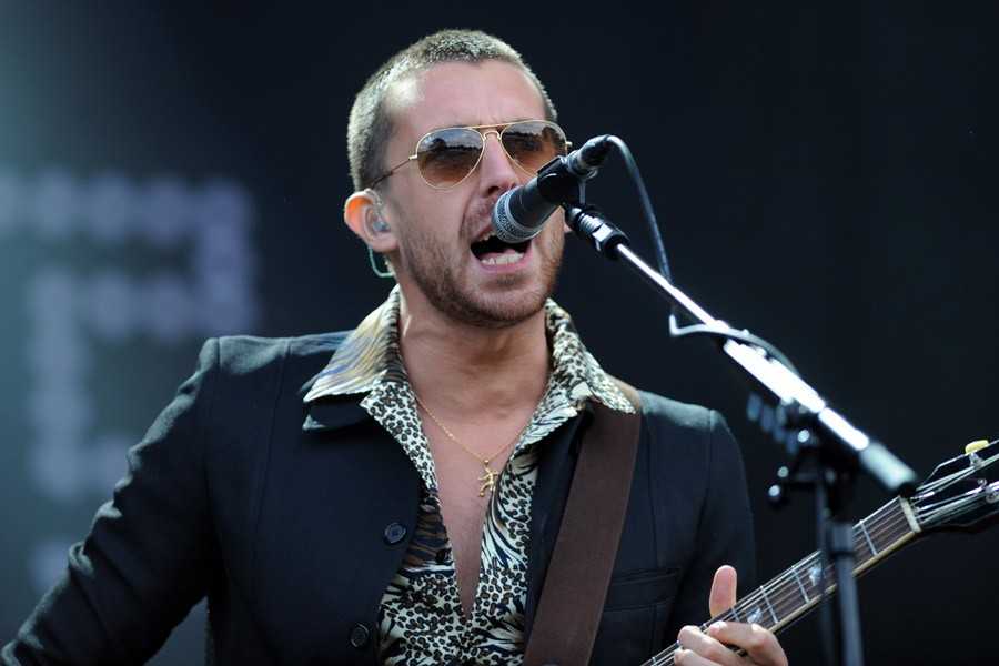 Miles Kane's Biography And Facts' | Popnable