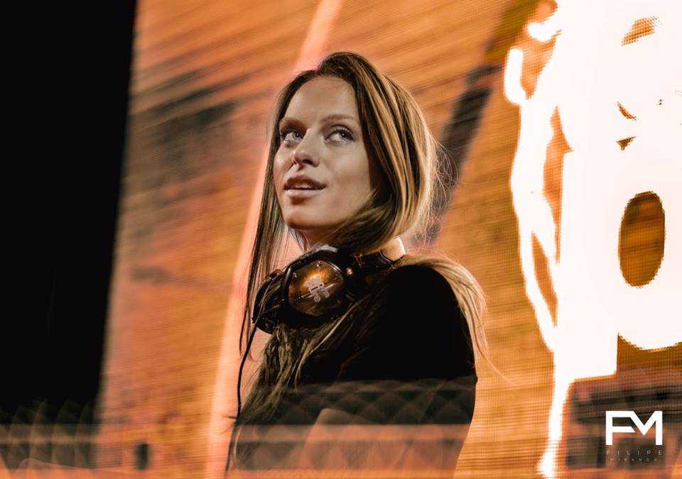 Nora En Pure from World | Popnable