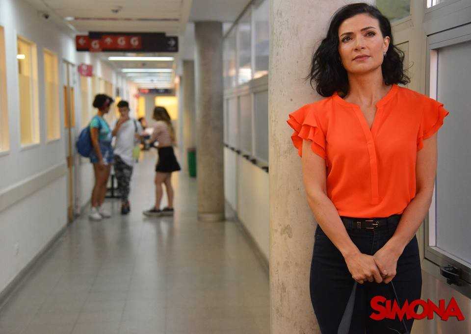 Simona Best Songs | Popnable