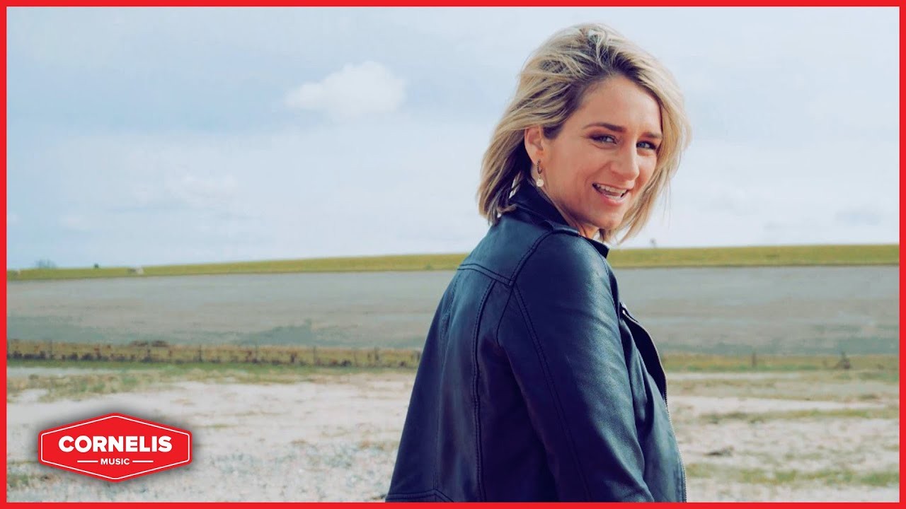 Steffany's Biography And Facts' | Popnable