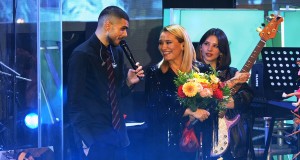 Lyrics & Translations of SI AFARA PLOUA, PLOUA by Andreea Esca & Andrei ...